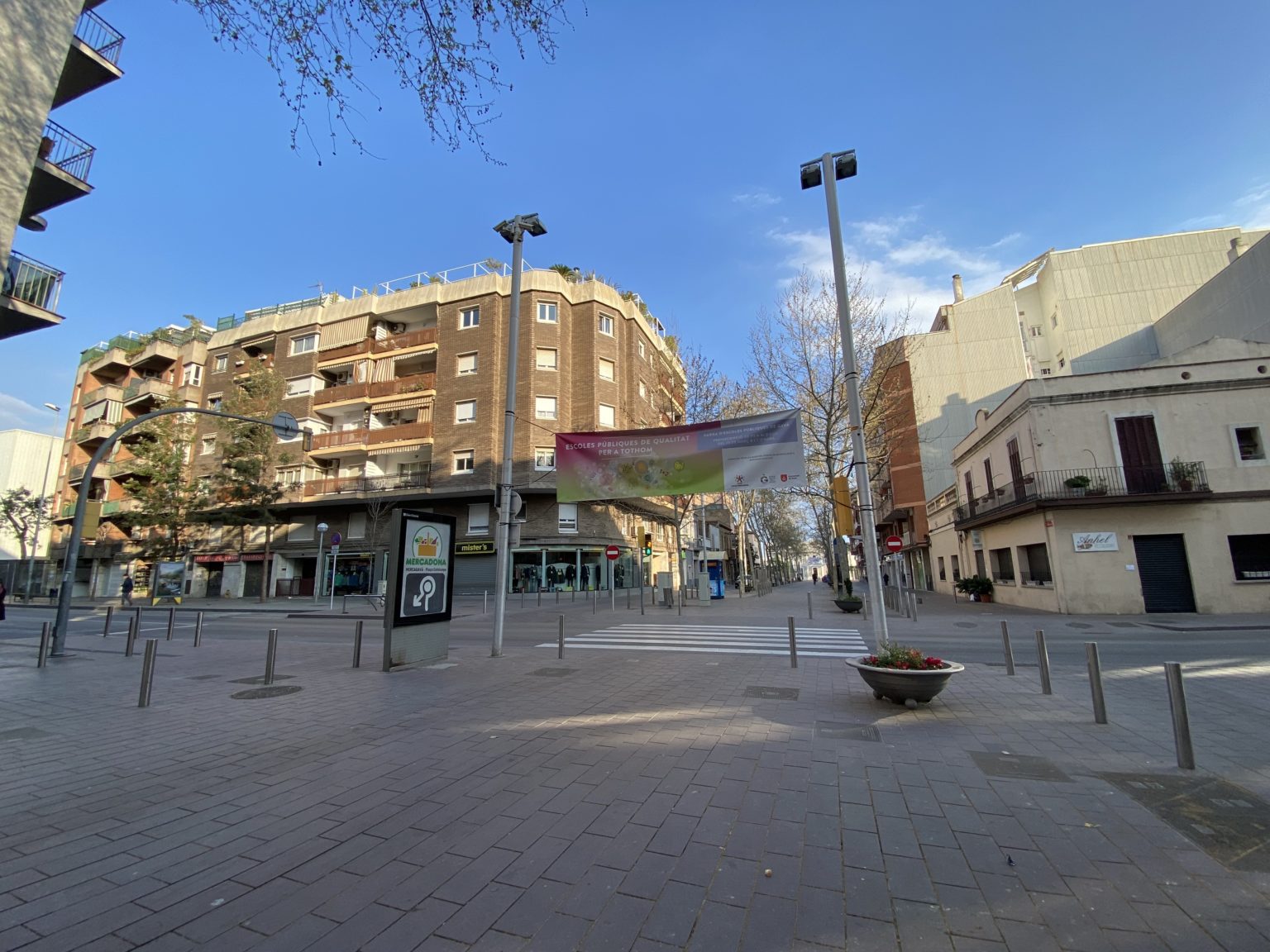 Algo pasa en Gavà: Las imágenes de la desolada tarde de sábado